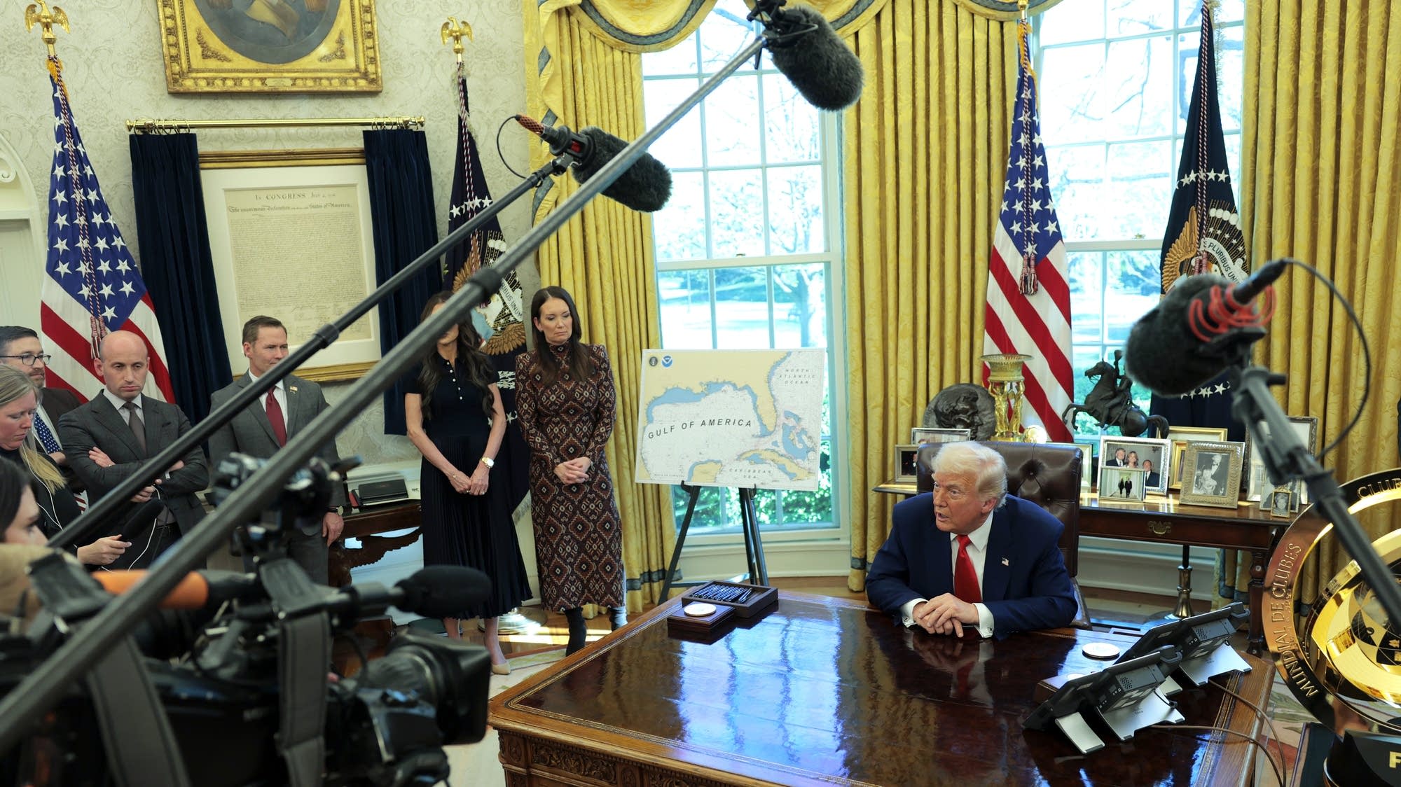 Trade deficits can bring in foreign investment