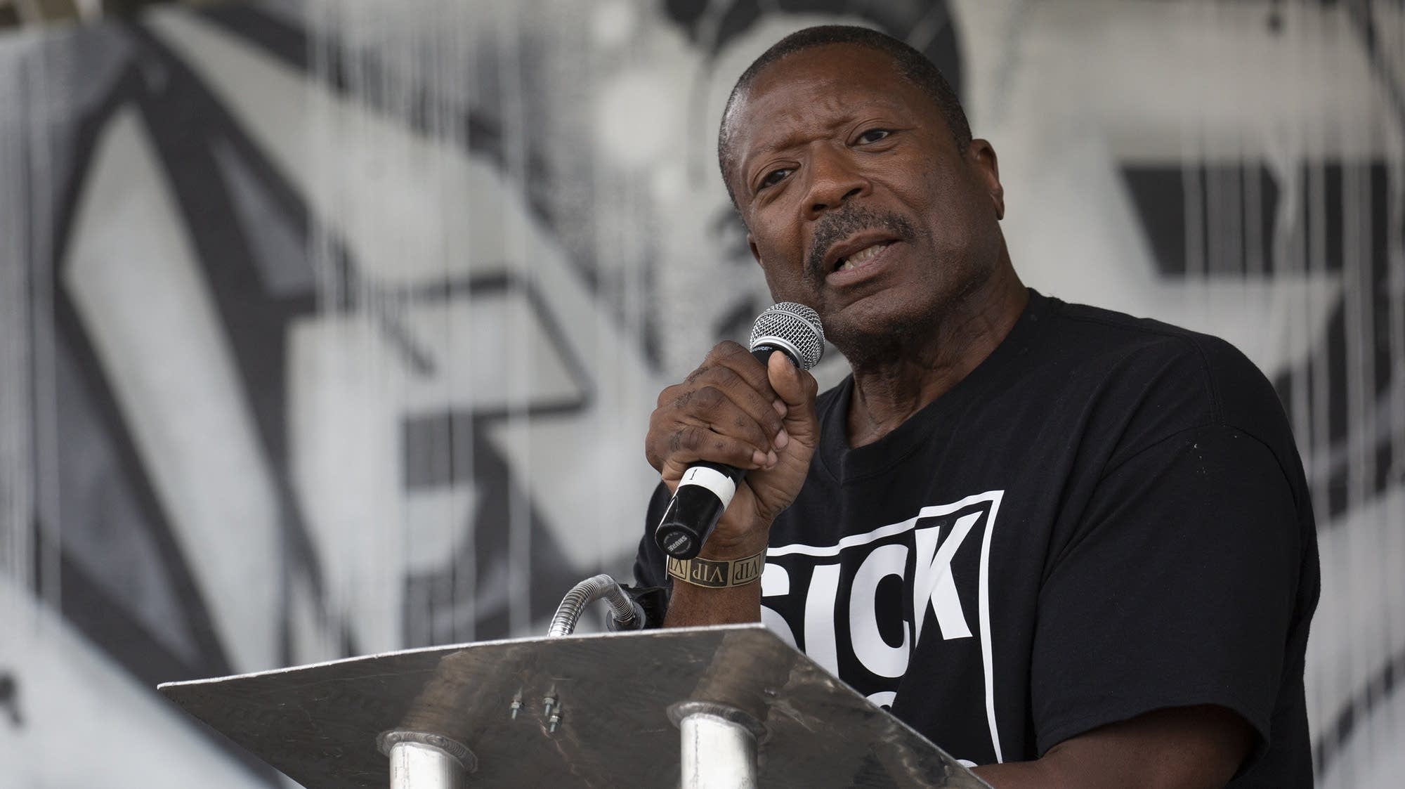 Gary Hines and Sounds of Blackness stay on mission for more than 50 ...