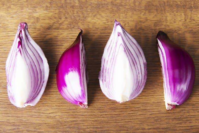 The correct way to slice an onion: 5 cooking rules explained | The ...