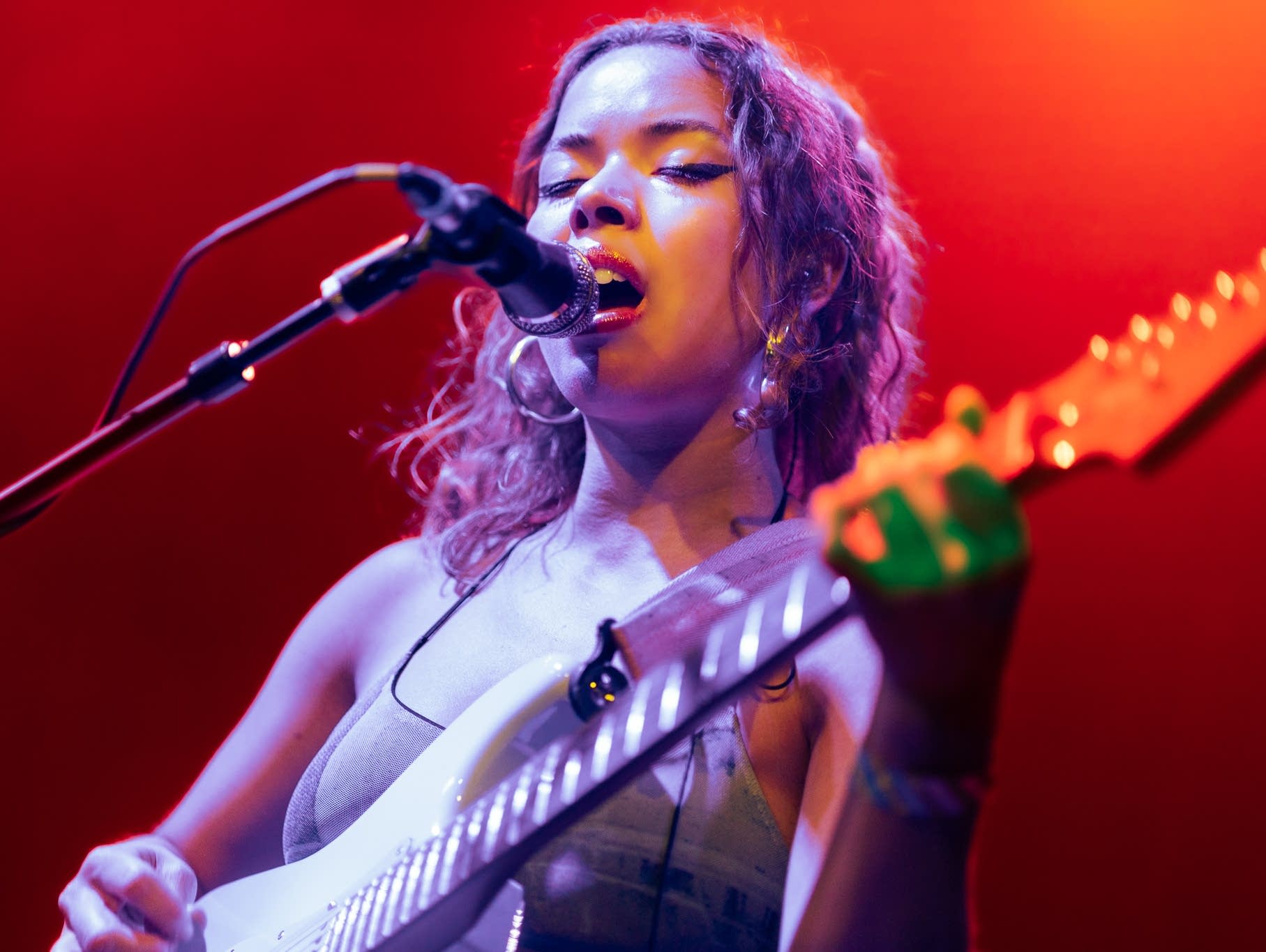 Nilüfer Yanya shows command of her craft at Fine Line