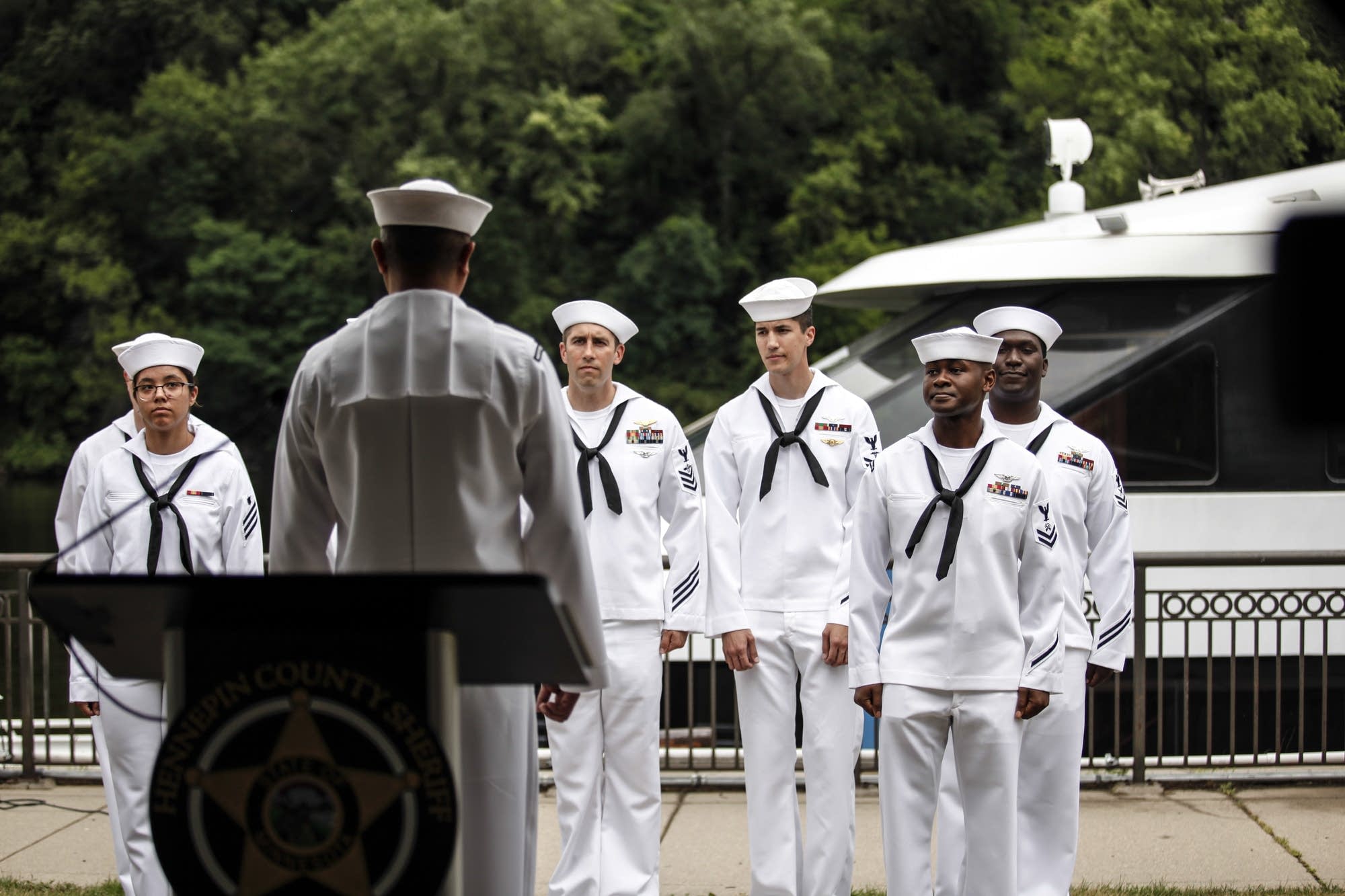 Rescue teams remember I-35W bridge collapse at wreath laying ceremony ...