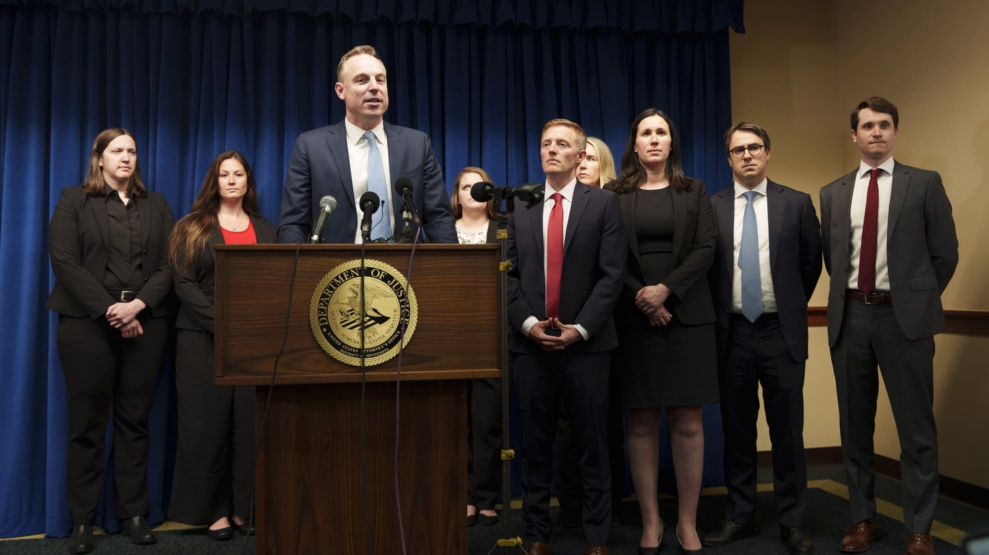 Expert: Prosecutors may litigate Feeding Our Future fraud case like mob scheme | MPR News