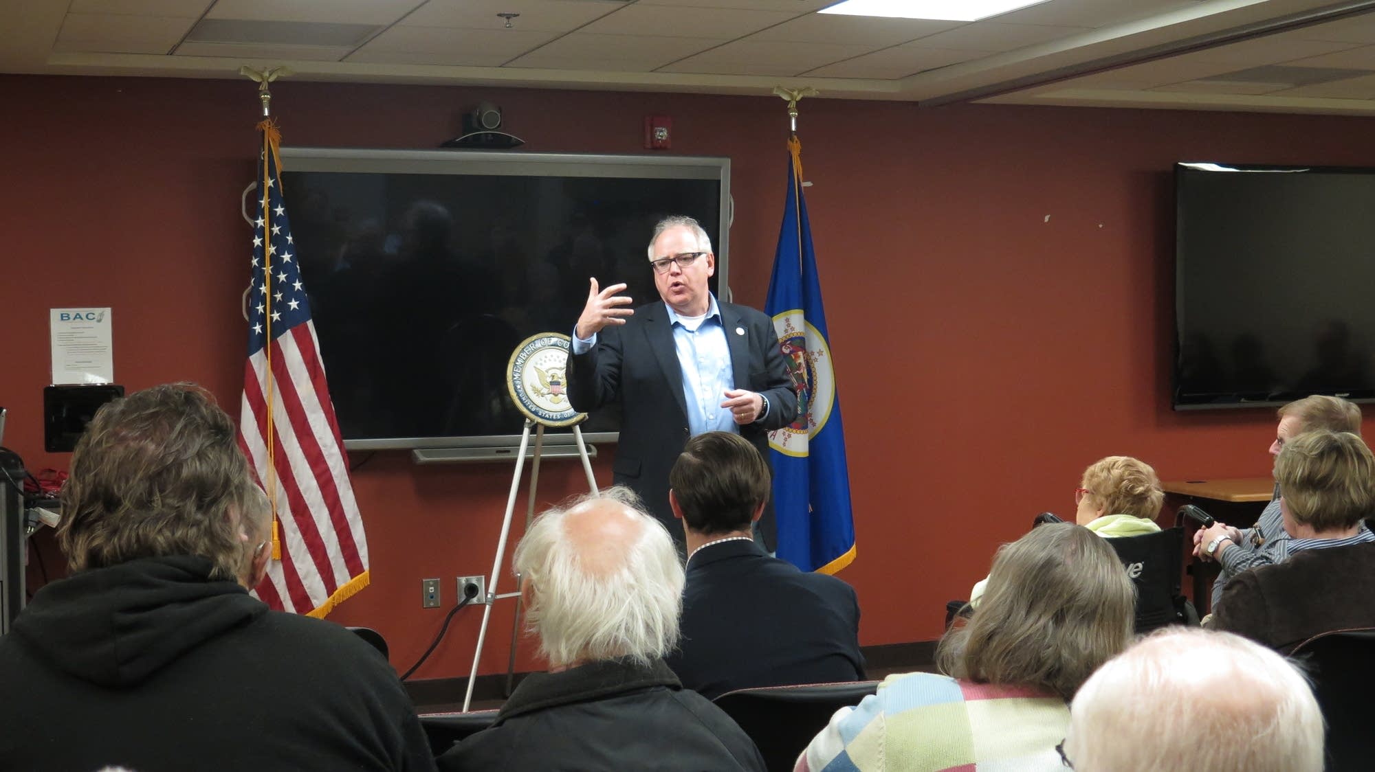 Friendly crowd at Walz town hall; lots of questions about Trump | MPR News