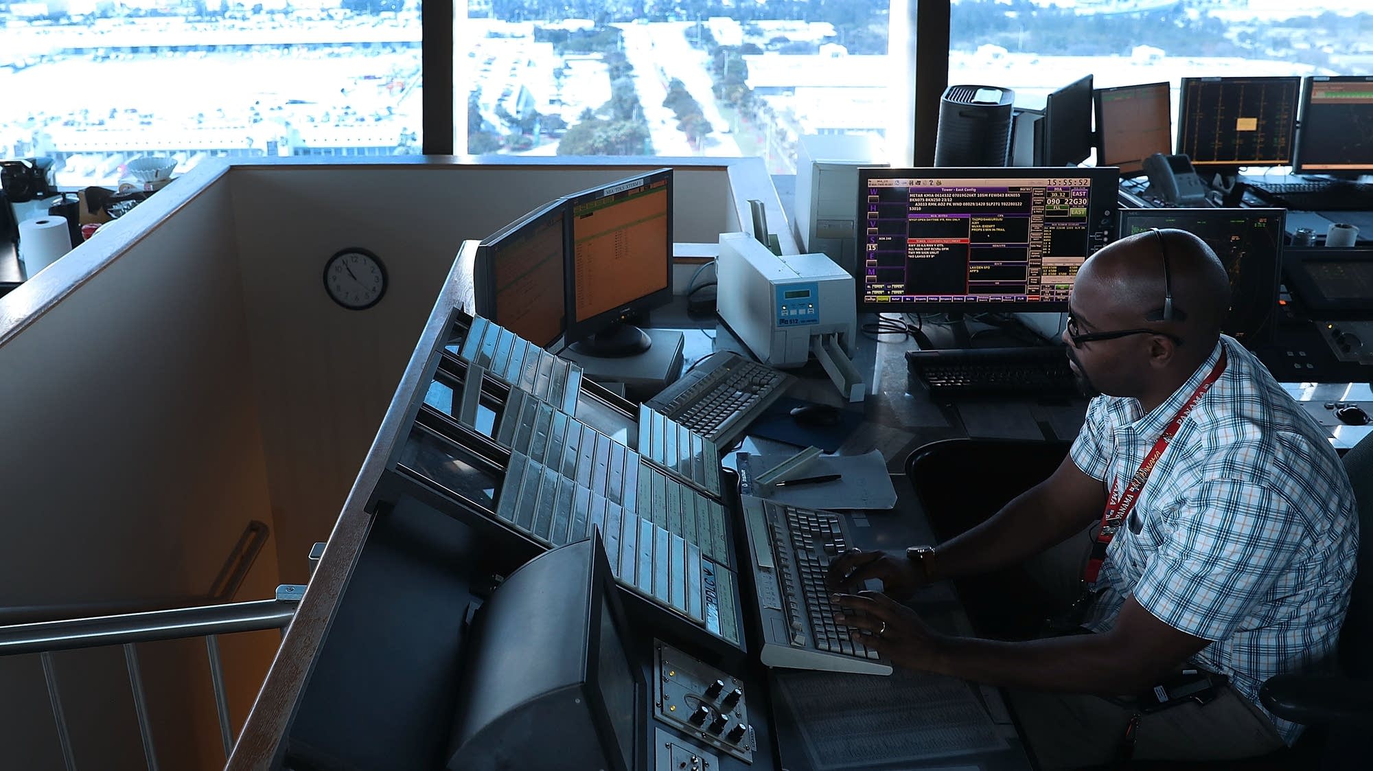 How the FAA is easing its air traffic controller shortage