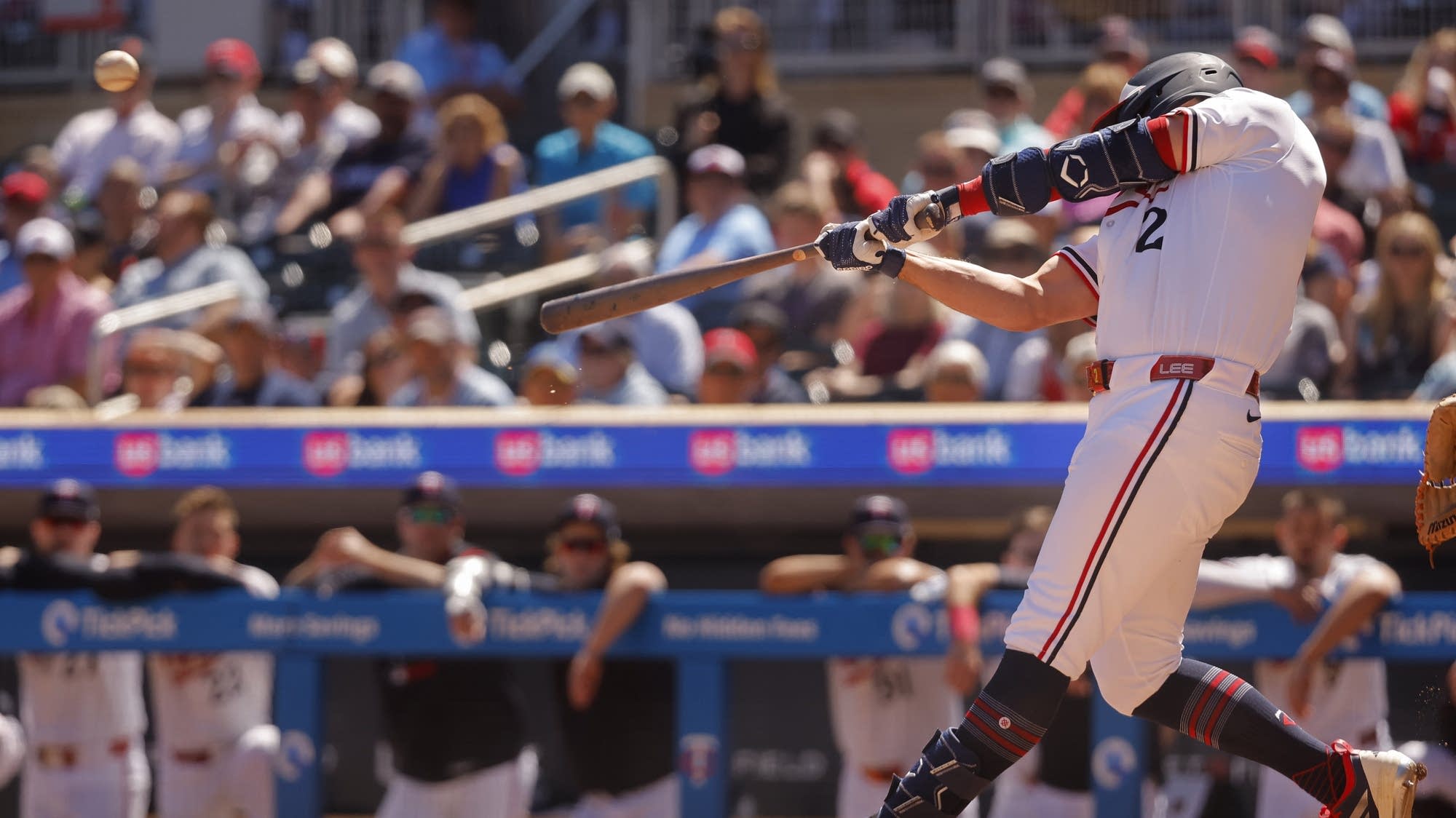 Brooks Lee’s go-ahead double in 8th leads Twins to 5-2 victory over ...