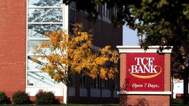 University of Minnesota’s deal with TCF Bank questioned | MPR News
