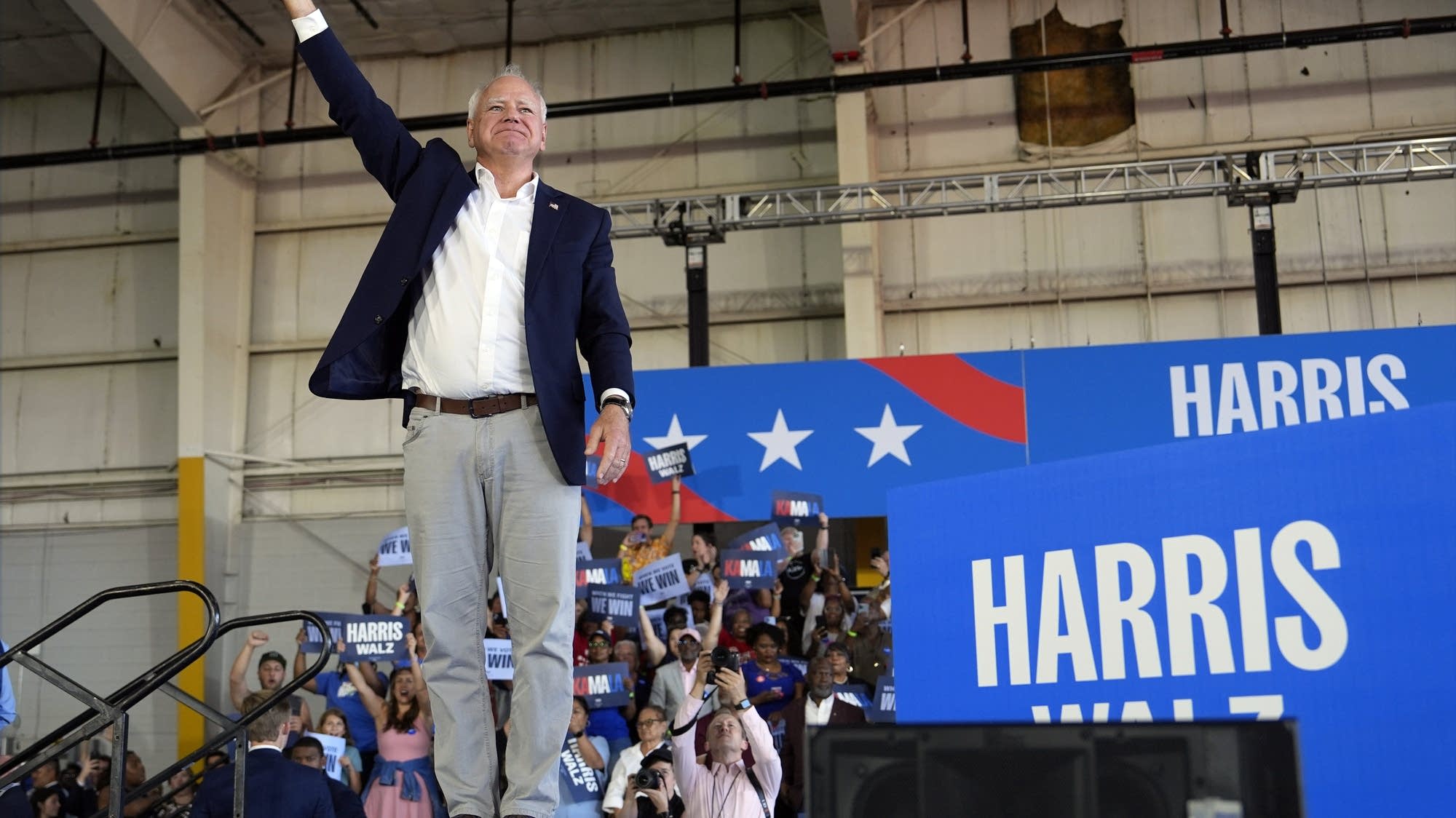 Walz touts Nebraska roots in visit to his home state where there's a ...