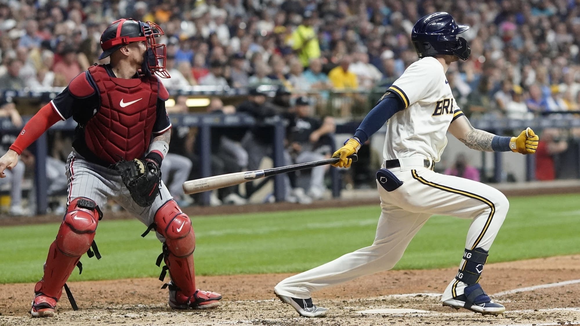 Tyrone Taylor delivers a go-ahead RBI single in 5-run 6th as Brewers ...