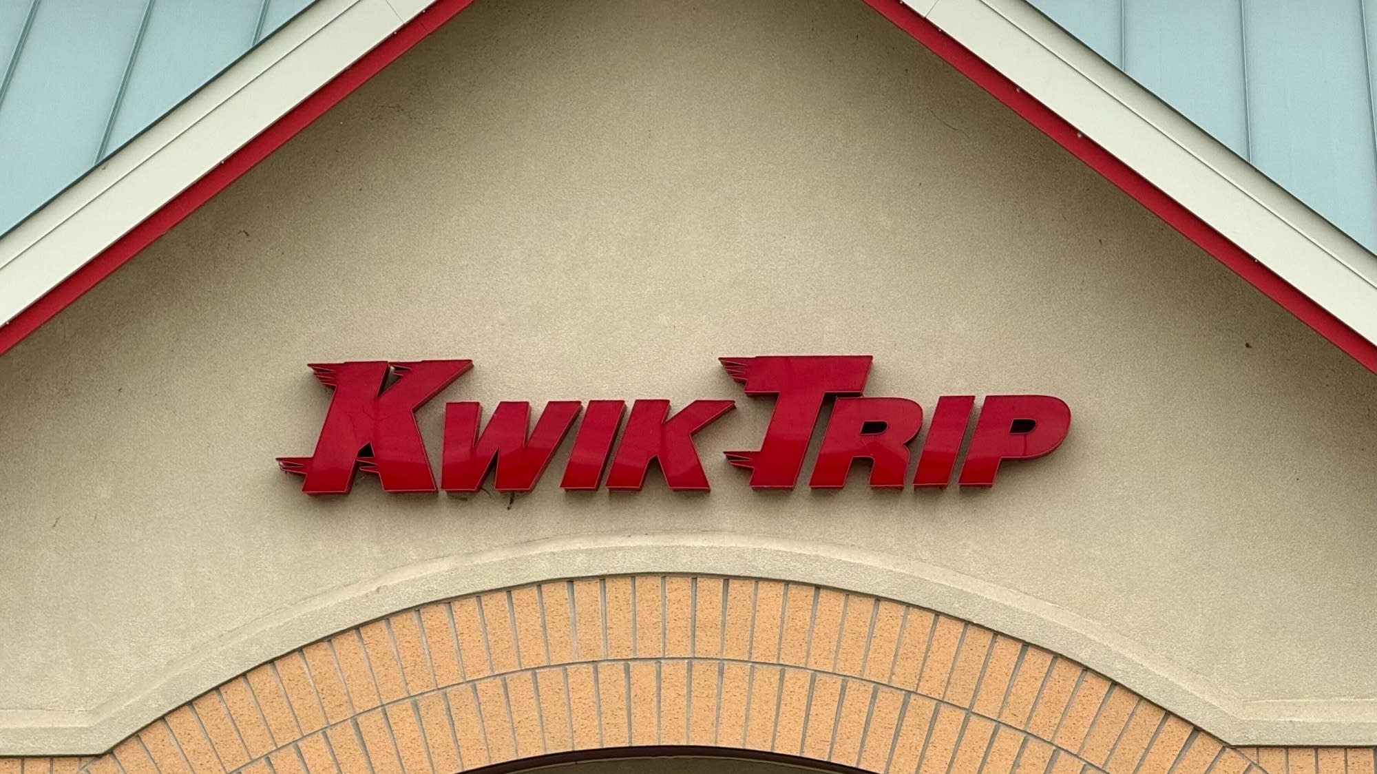 Kwik Trip ditching the penny, will round down on cash transactions | MPR News