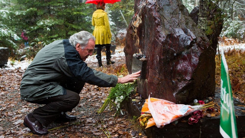 Wellstones, crash victims remembered 10 years after their deaths | MPR News