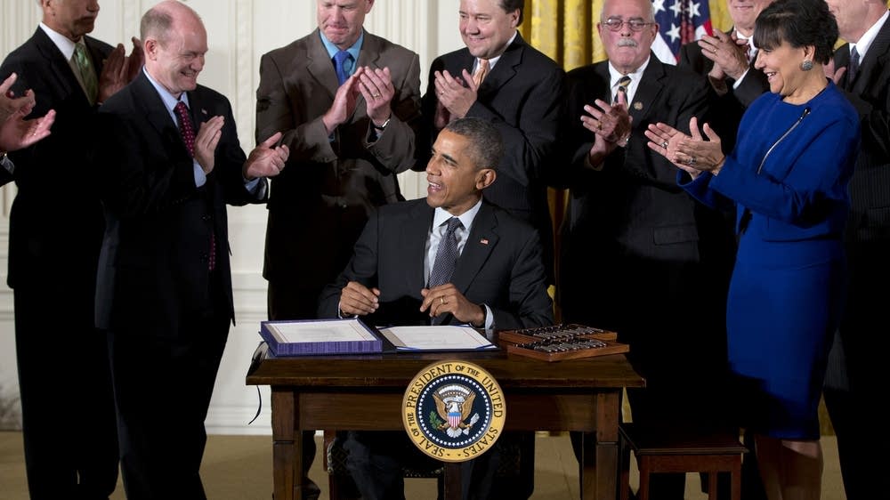 After trade deal, Obama seeks to repair rift with labor | MPR News