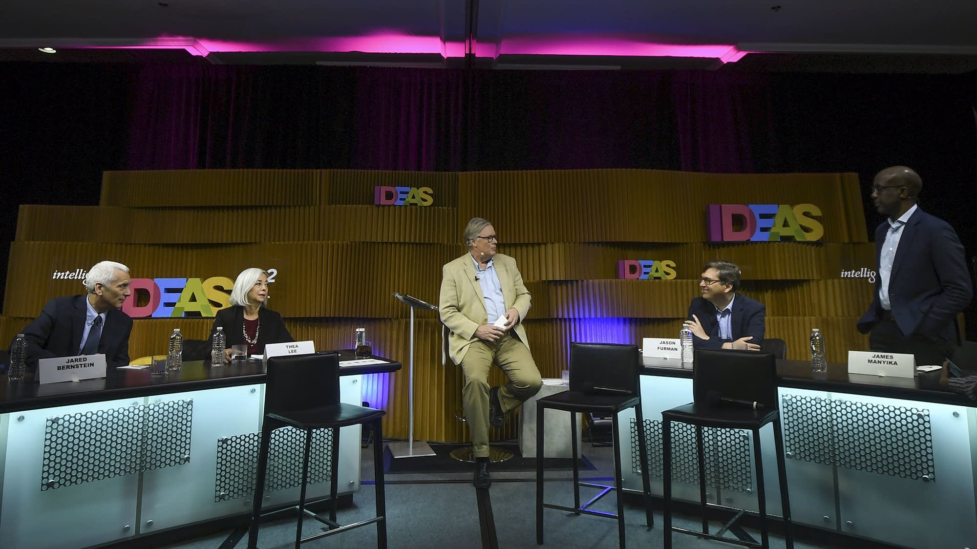 IQ2 debate: 'Globalization has undermined America's working class ...