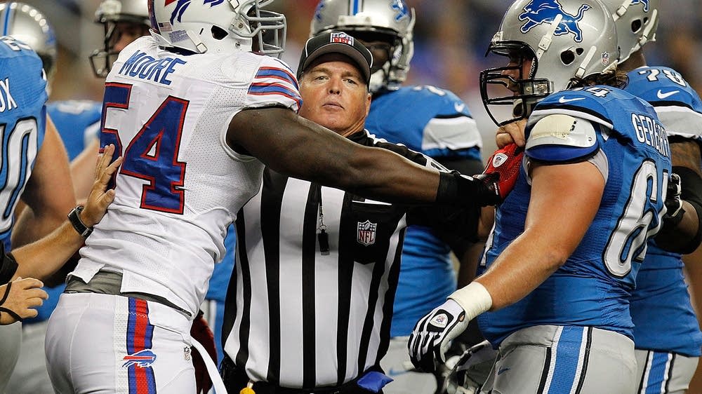 Fill-in refs raising concerns as NFL season looms | MPR News