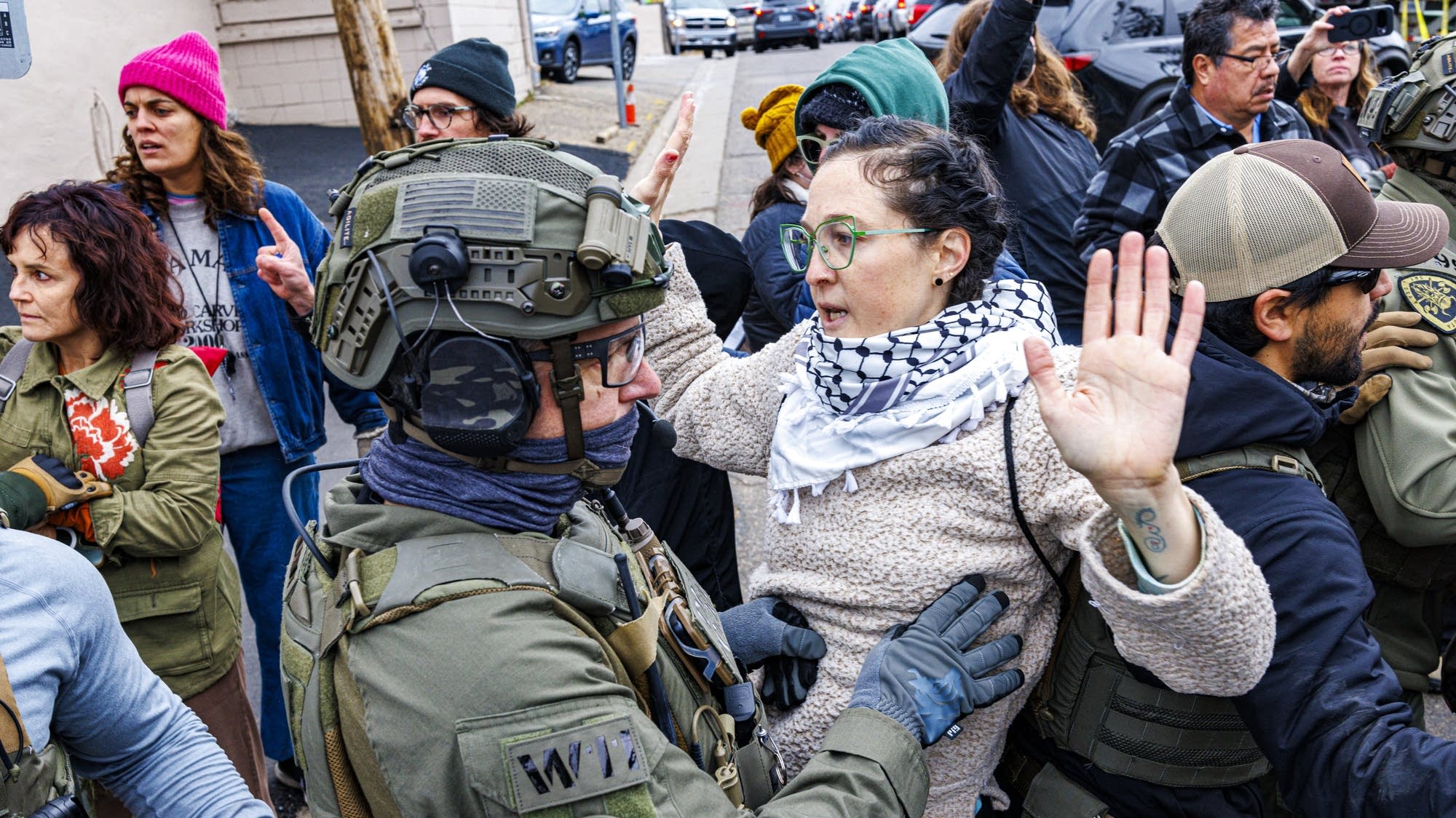 St. Paul federal law enforcement operation at Bro-Tex draws protests ...