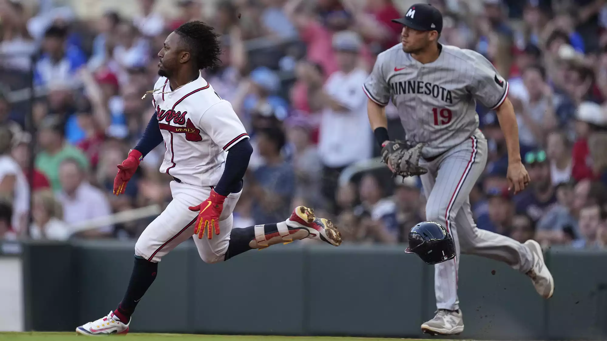 Acuña hits 2 HRs as power-hitting Braves keep rolling, beat Ryan, Twins ...