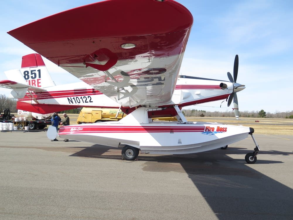 DNR hires a new fleet of planes to douse wildfires | MPR News