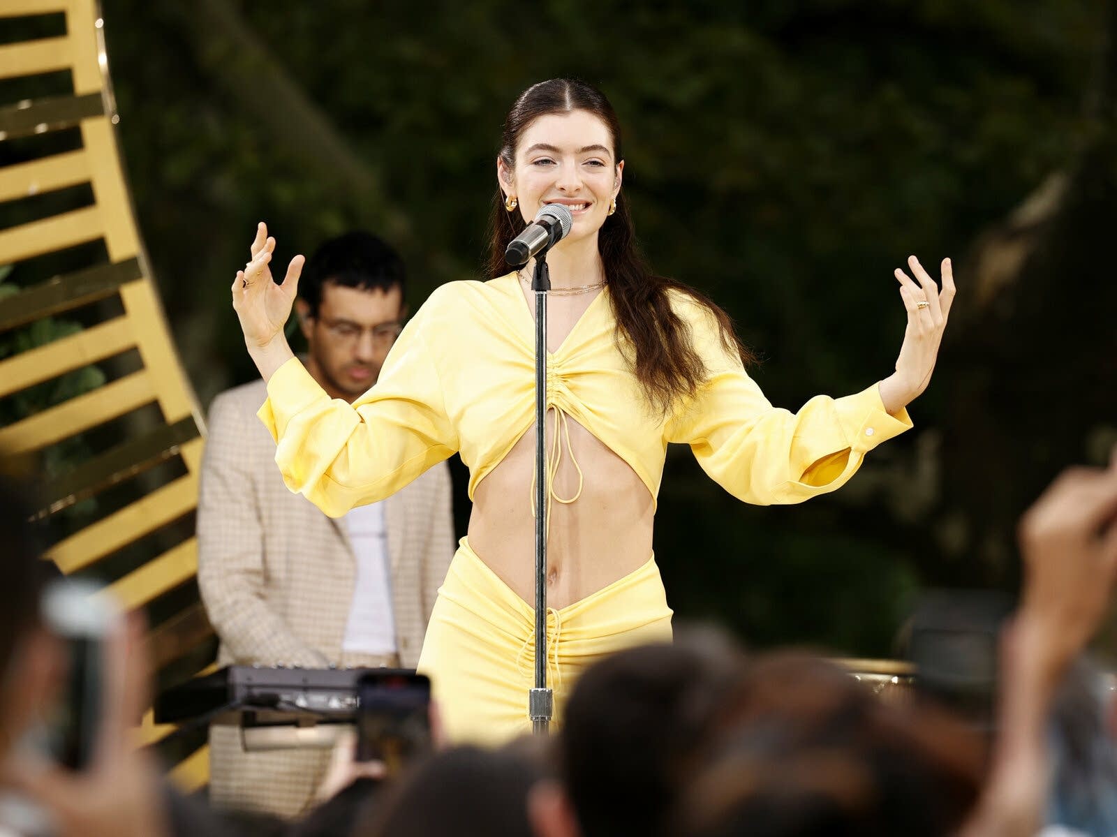 Lorde drops a surprise mini-album of 'Solar Power' tracks in the Maori ...