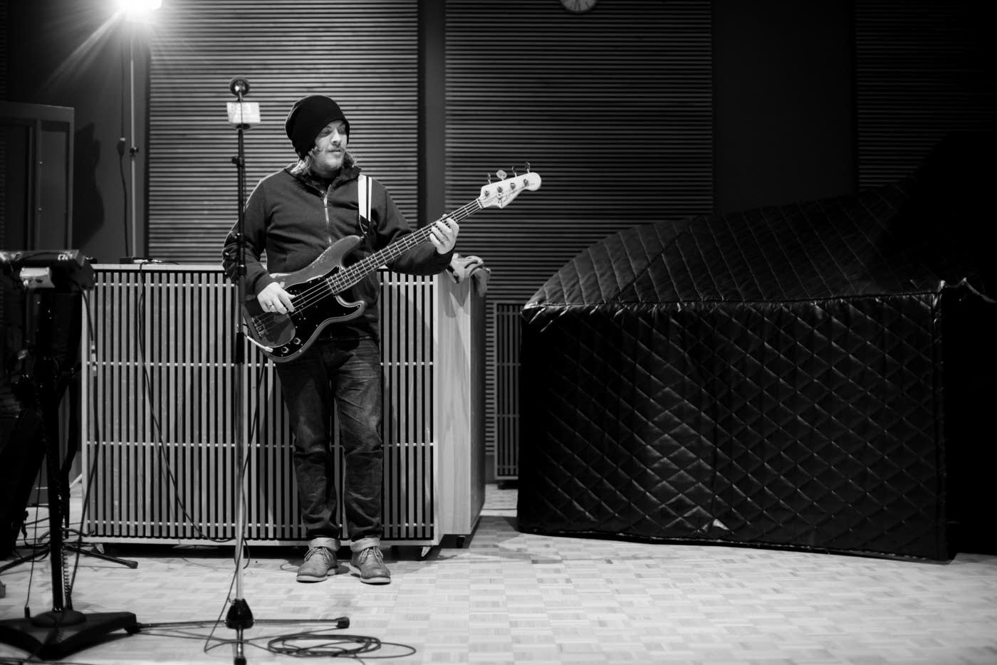 Frankie Lee performs in The Current studios | The Current