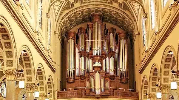 1993 Mander organ at the Church of Saint Ignatius Loyola, New York, NY ...