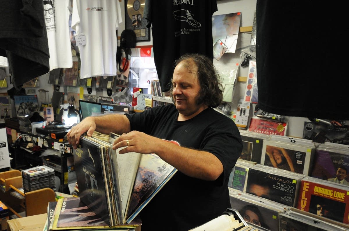 David Campbell talks with local record fiend John Kass