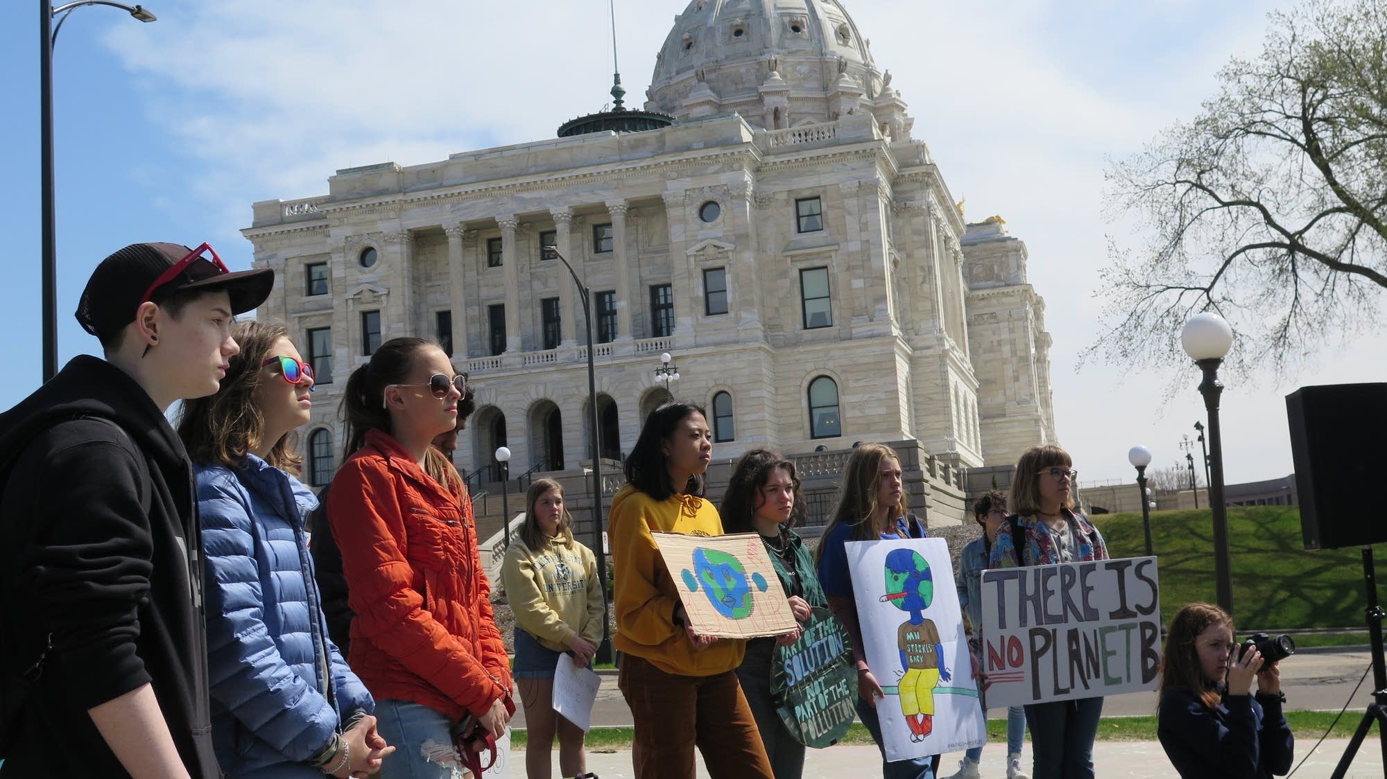 Minnesota teens urge climate action at Legislature | MPR News