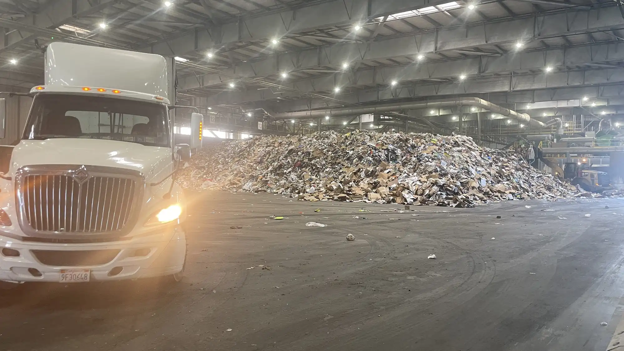 How do waste plants pick through all our unsorted recyclables?