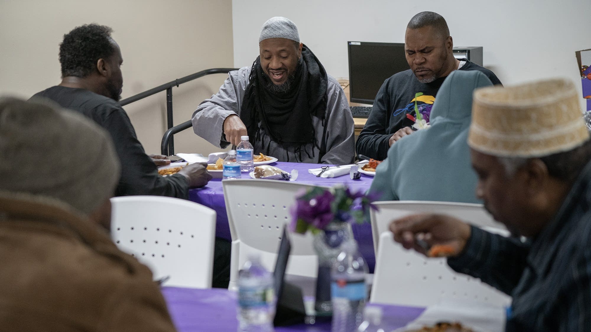 A shared fast, a shared feast: Ramadan's lessons in unity | MPR News