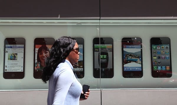 Across the US, thefts of cellphones rising rapidly | MPR News