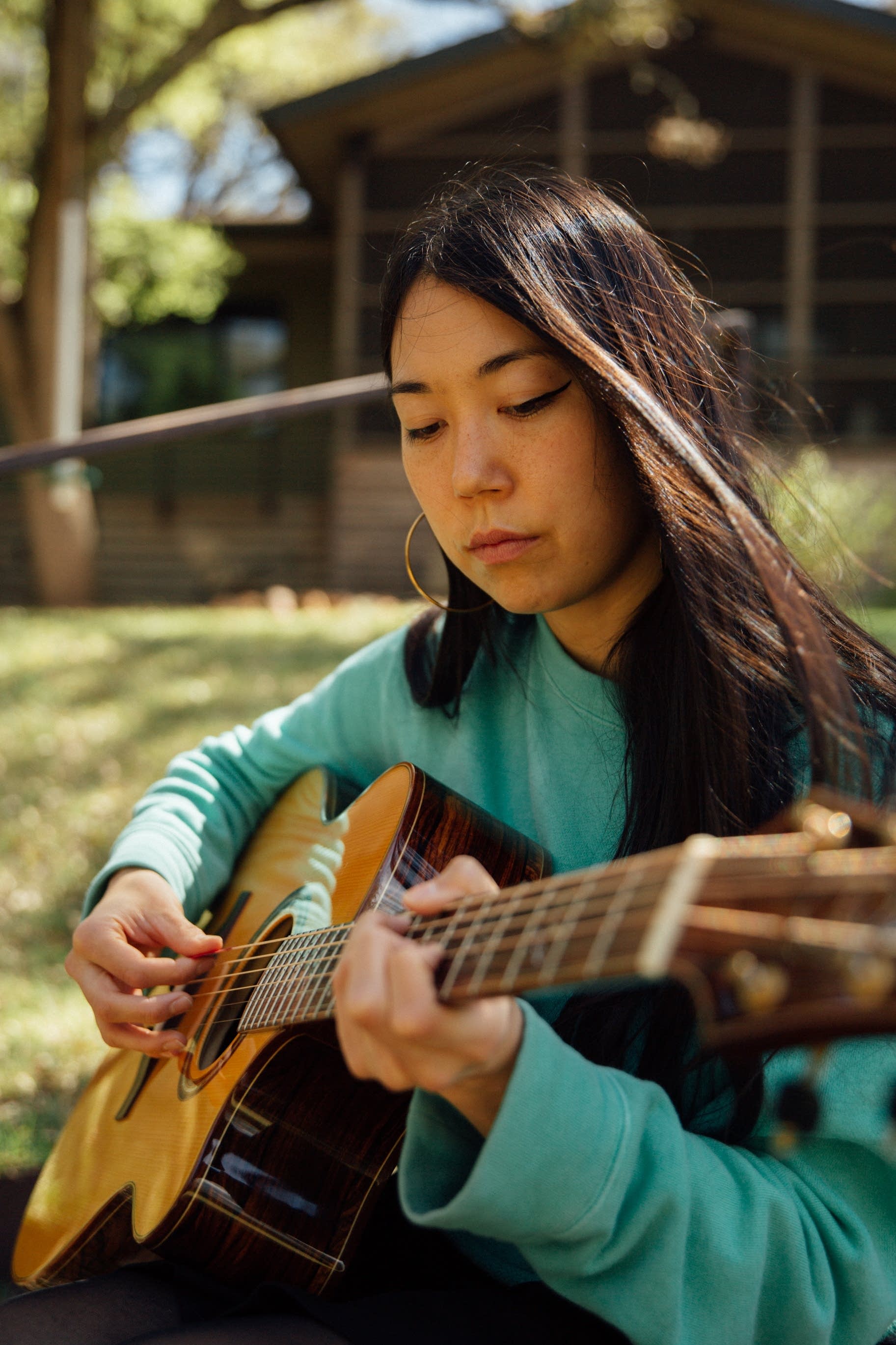Watch SASAMI's gorgeous 3-song outdoor performance recorded on a ...