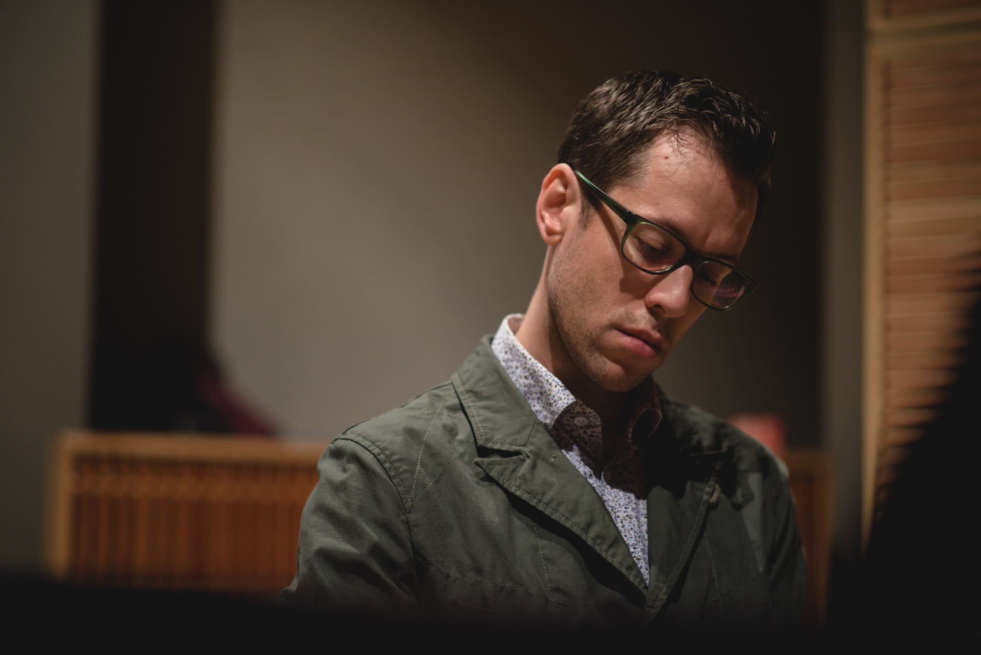 Bryan Nichols performs in The Current studio