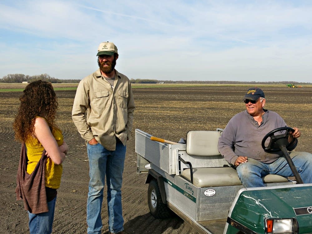 Broccoli and big ag share space on Red River Valley farm | MPR News