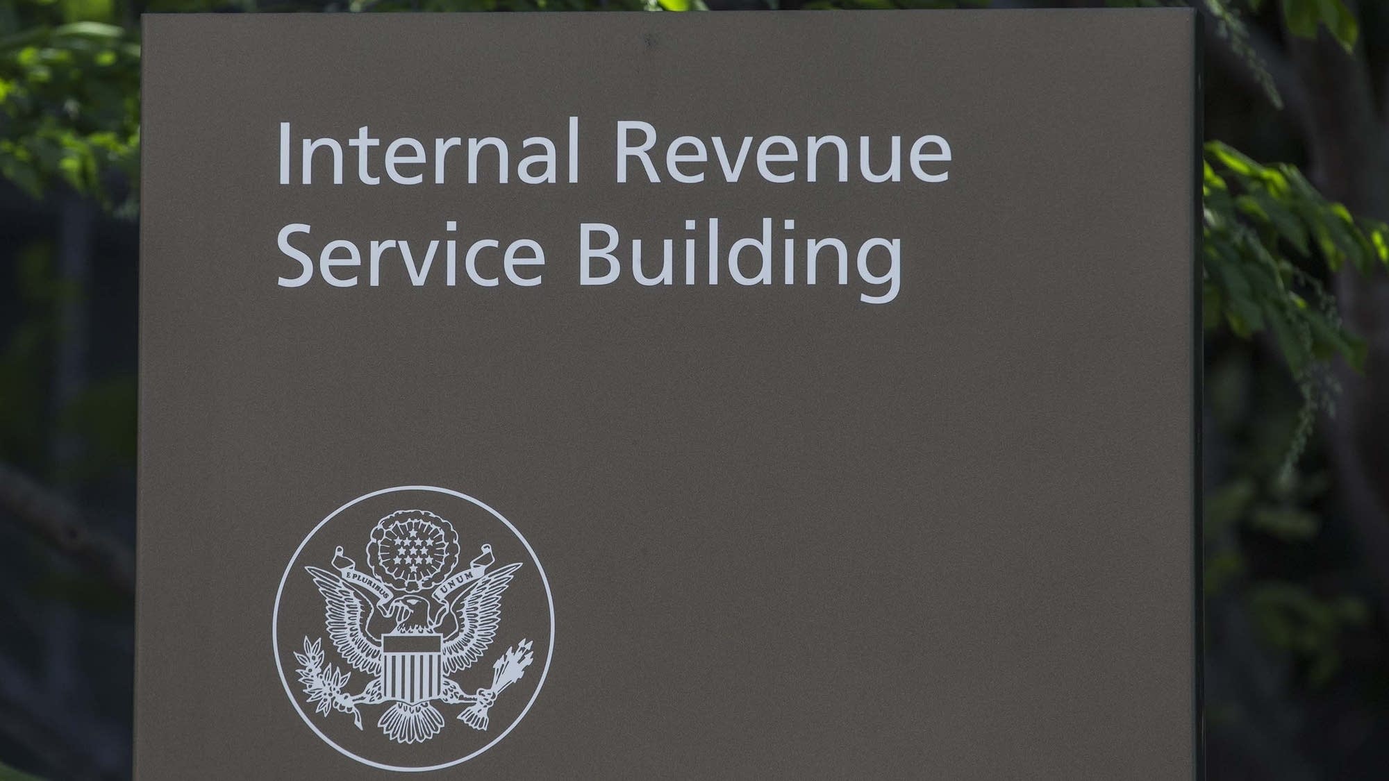 IRS backlog causing problems for taxpayers