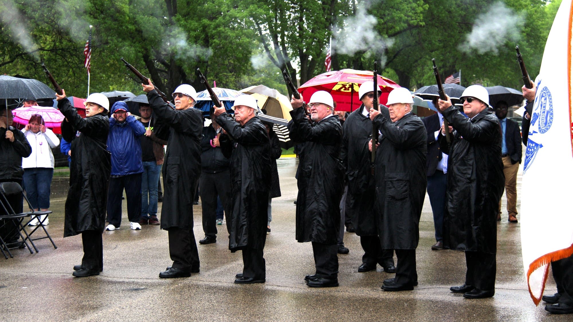 Walz, Klobuchar, Army officials honor Minnesota dead in ceremony | MPR News
