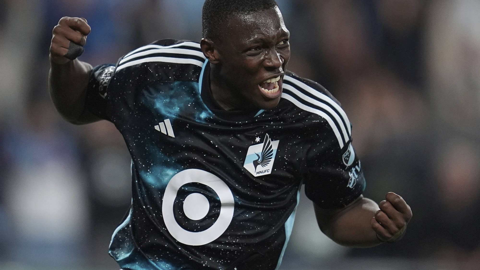 Bongokuhle Hlongwane scores 2 goals in 3 minutes with family in ...
