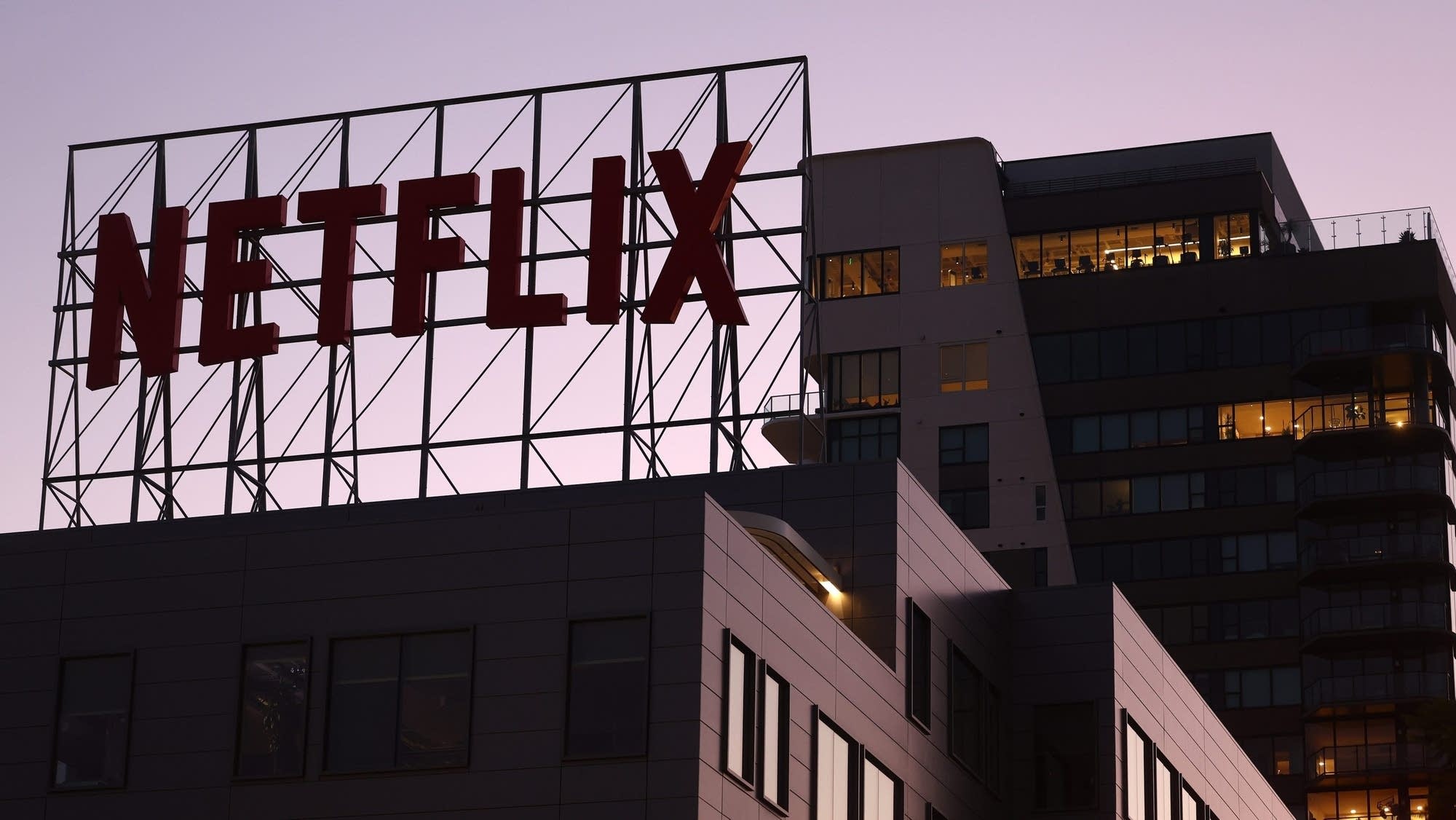 Digital ad spending streams past traditional TV