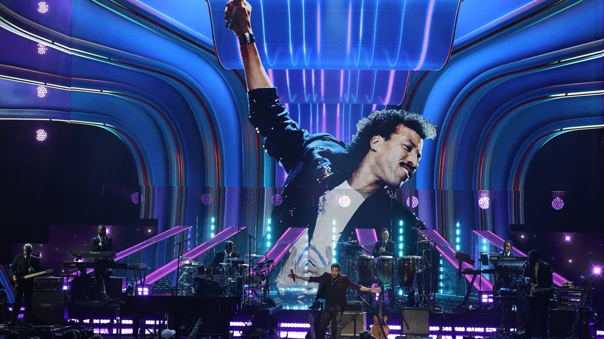 Duran Duran Stumbles Dolly Parton Rolls Into Rock Hall Mpr News 2228