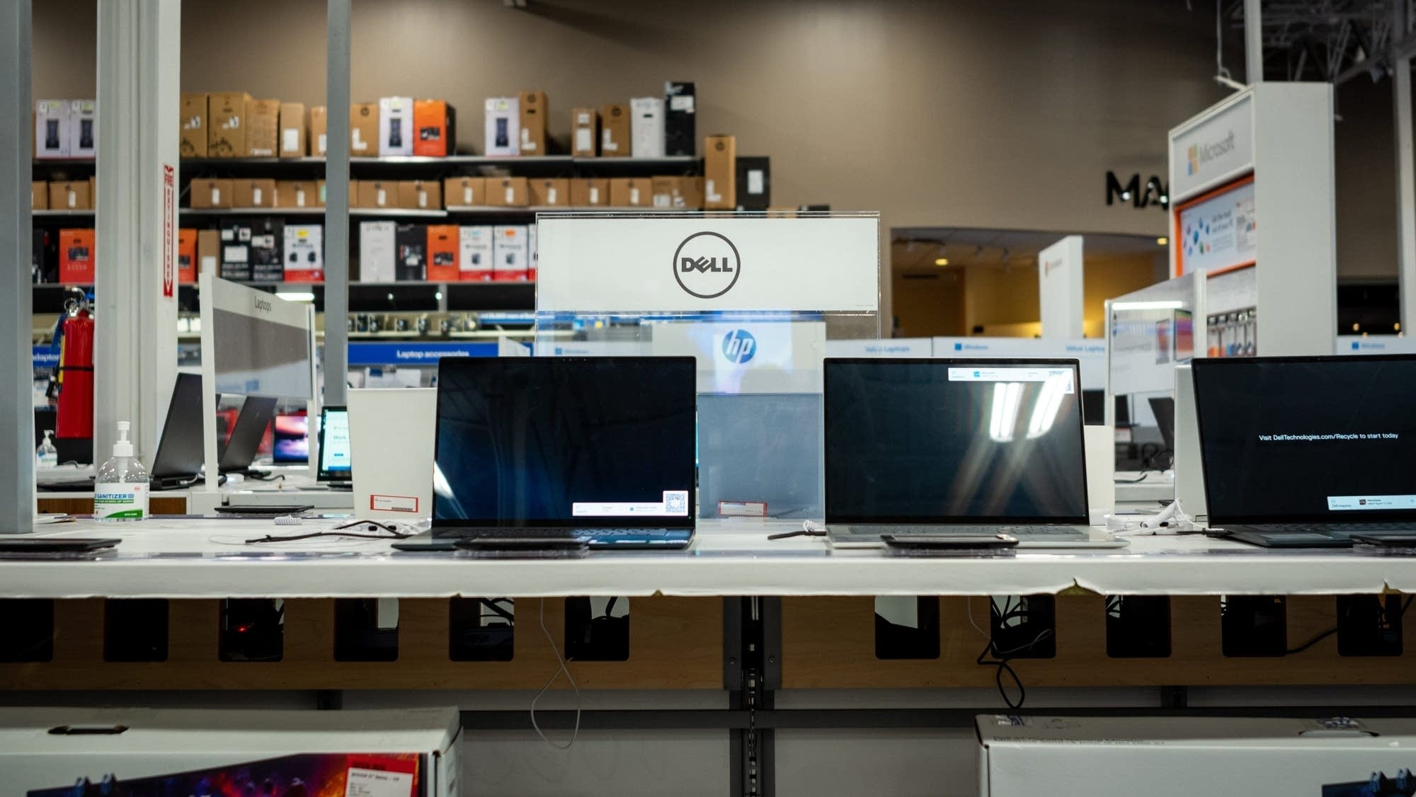 Electronics and appliance store sales rose 1.6% in July - Marketplace
