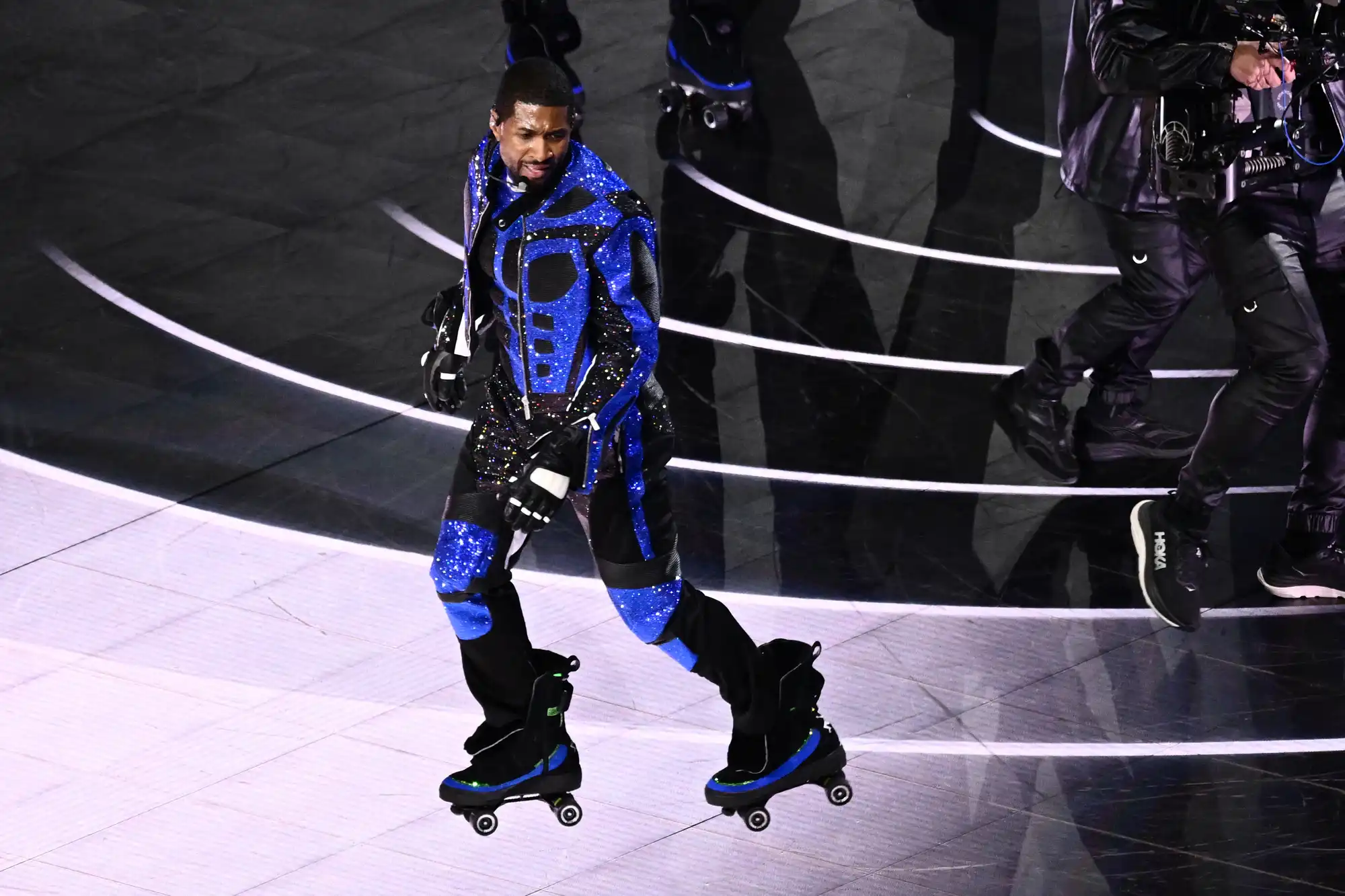 Did a Minnesota company make Usher's Super Bowl halftime show roller ...