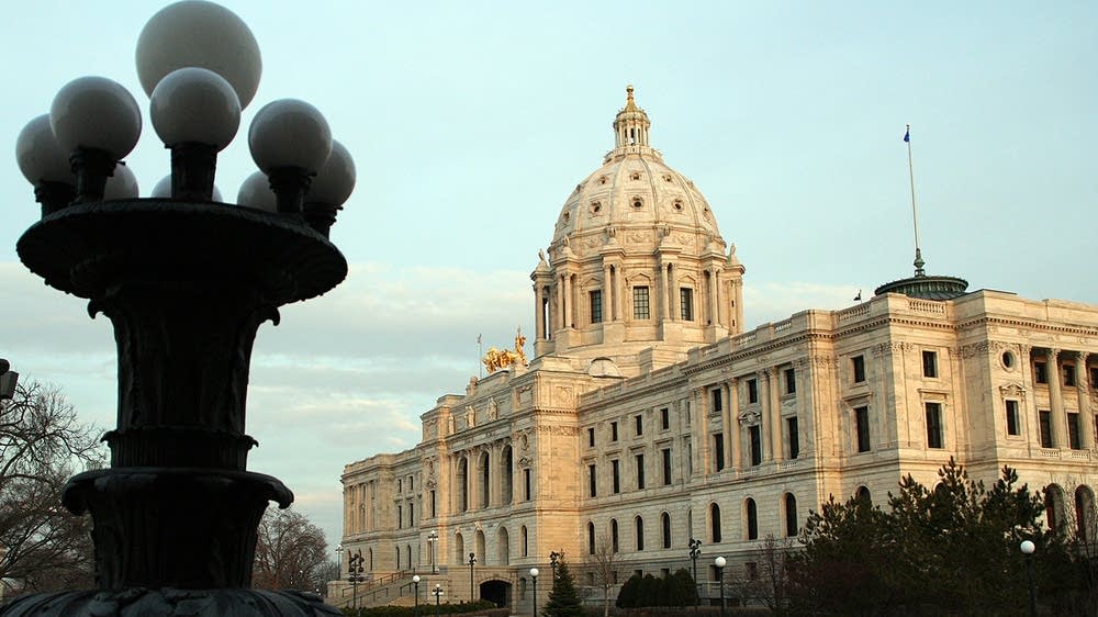 Report urges tighter security at Minnesota Capitol | MPR News