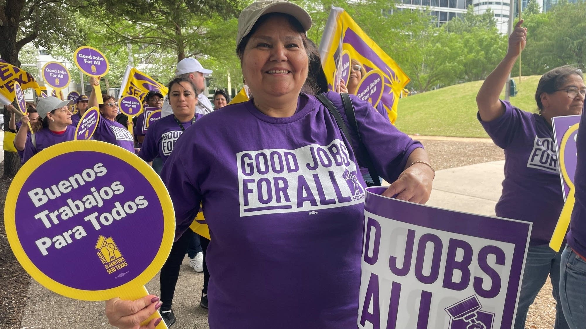 Salvadoran janitors in Houston struggle to increase wages, benefits ...