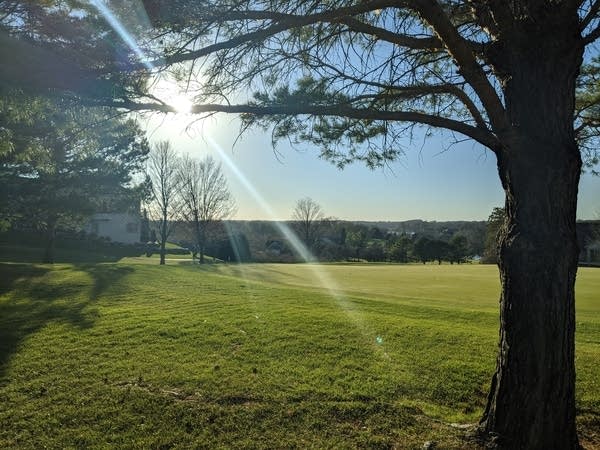 Record-breaking early November warmth continues this week | MPR News