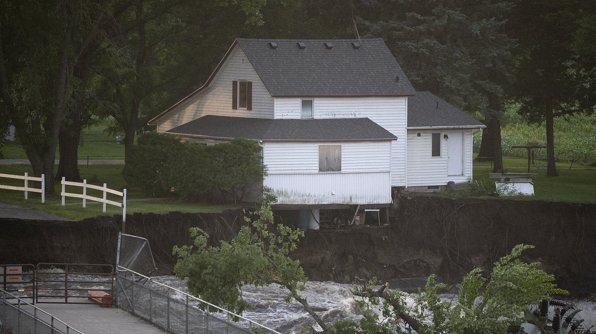 Video: House near Rapidan Dam falls into Blue Earth River | MPR News