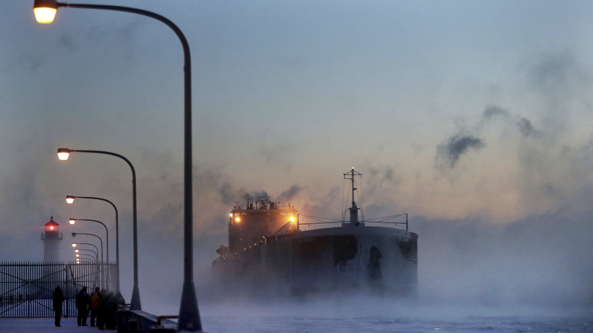 Frigid temps lead to fleet of ships anchored offshore in Duluth | MPR News