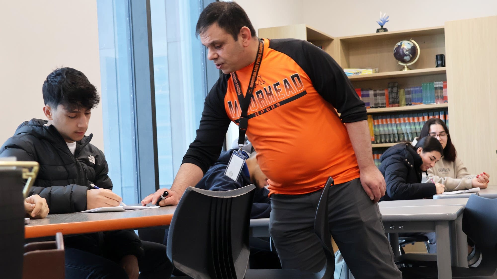 Kurdish language class bridges generations and cultures in a Moorhead ...