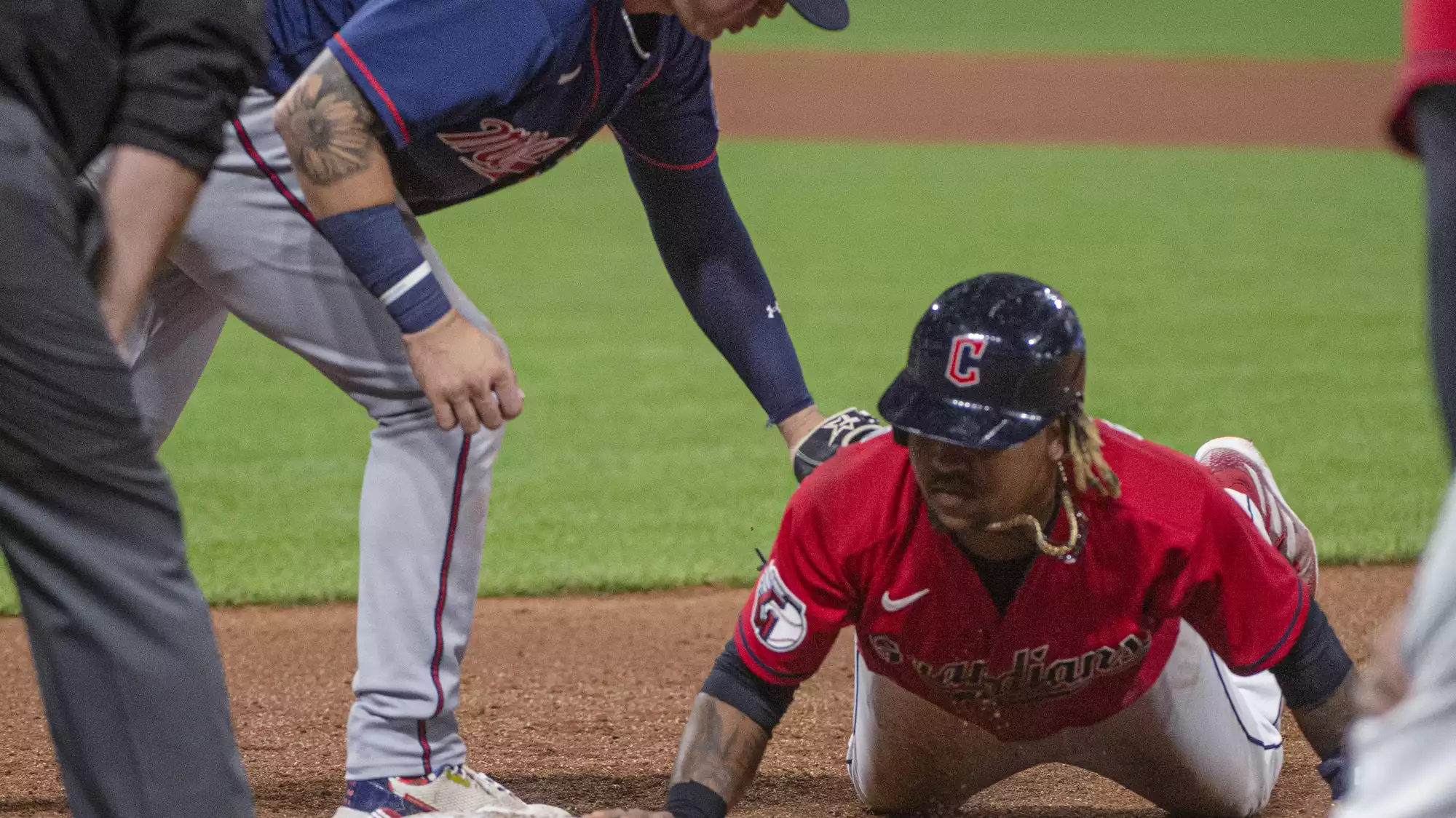 Clement scores from 2nd on wild pitch, Guardians top Twins | MPR News