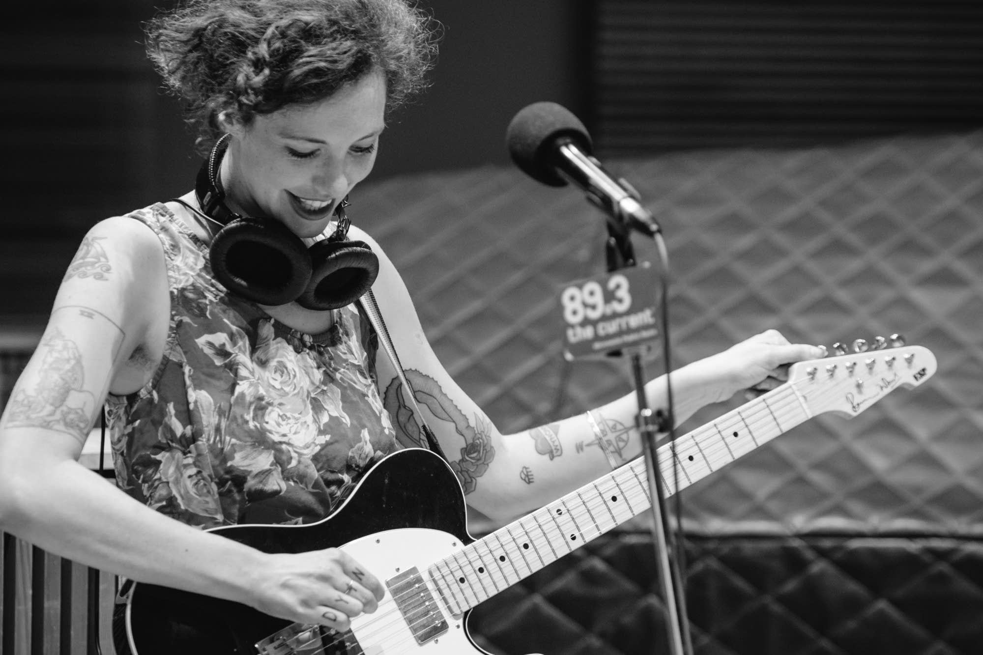Esme Patterson performs in The Current studio