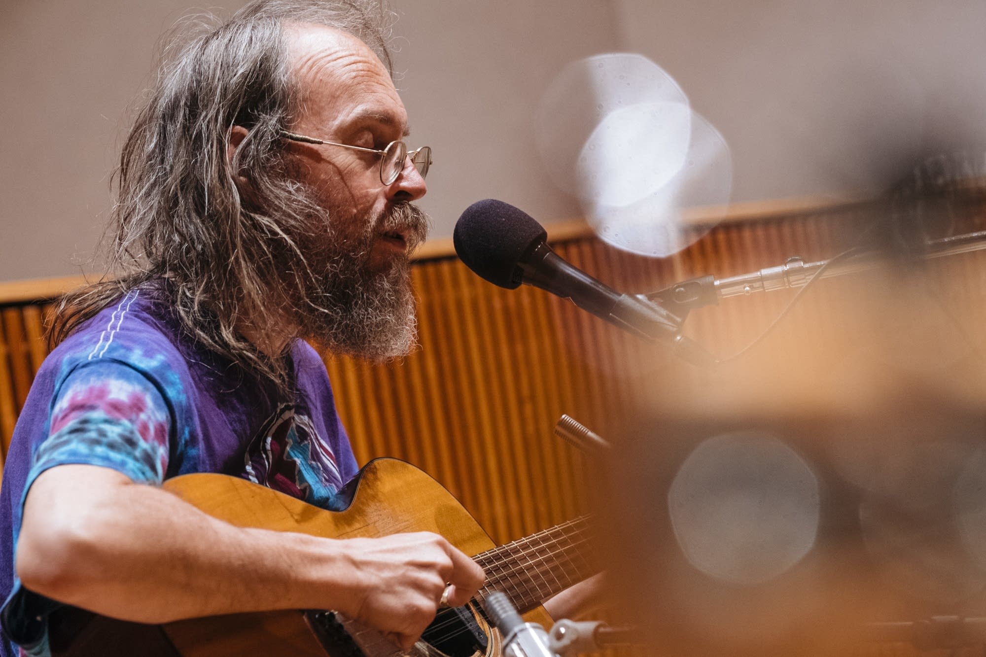 Charlie Parr performs songs from 'Dog' on the Local Show