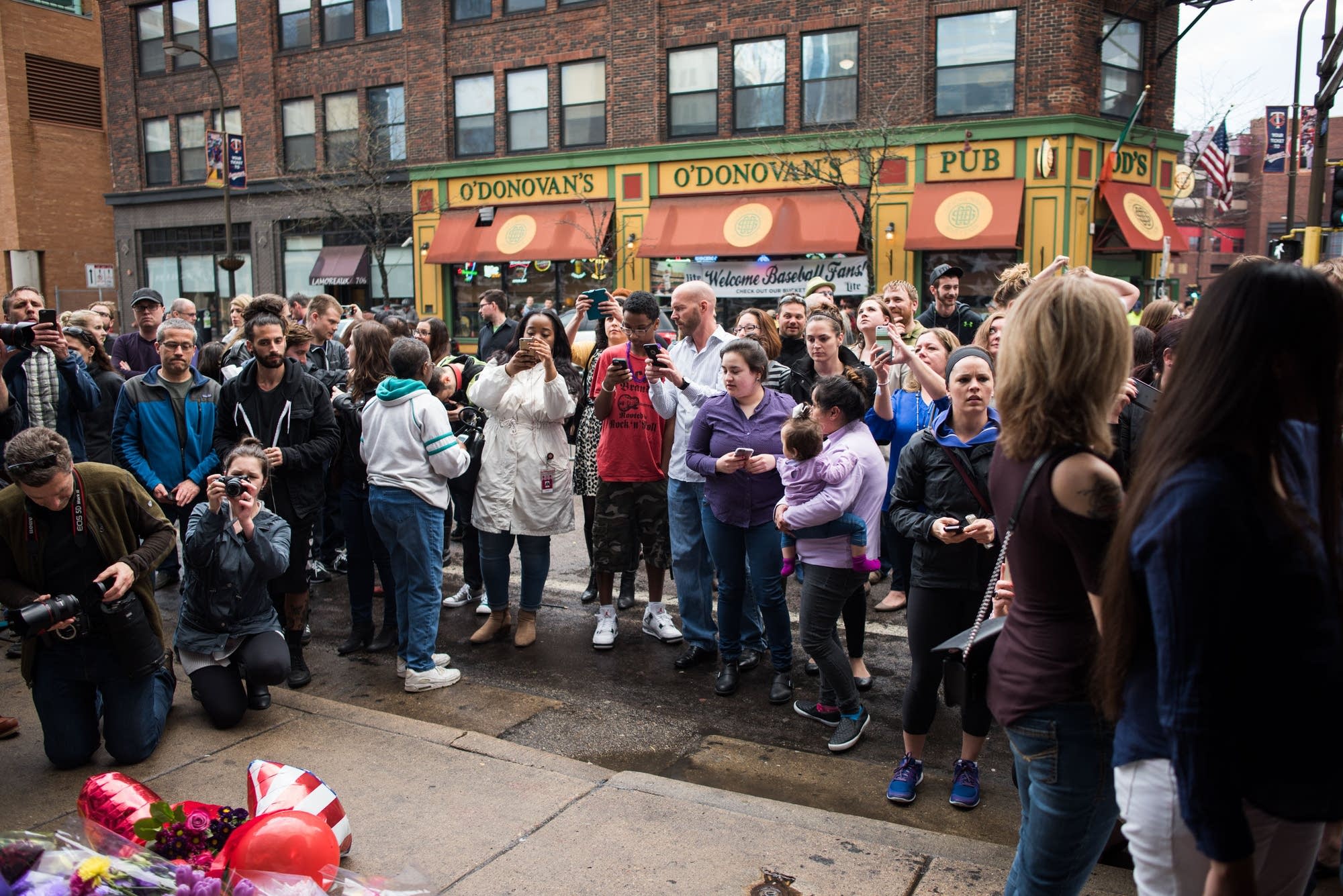 Prince fans gather for Minneapolis tribute concert outside First Avenue