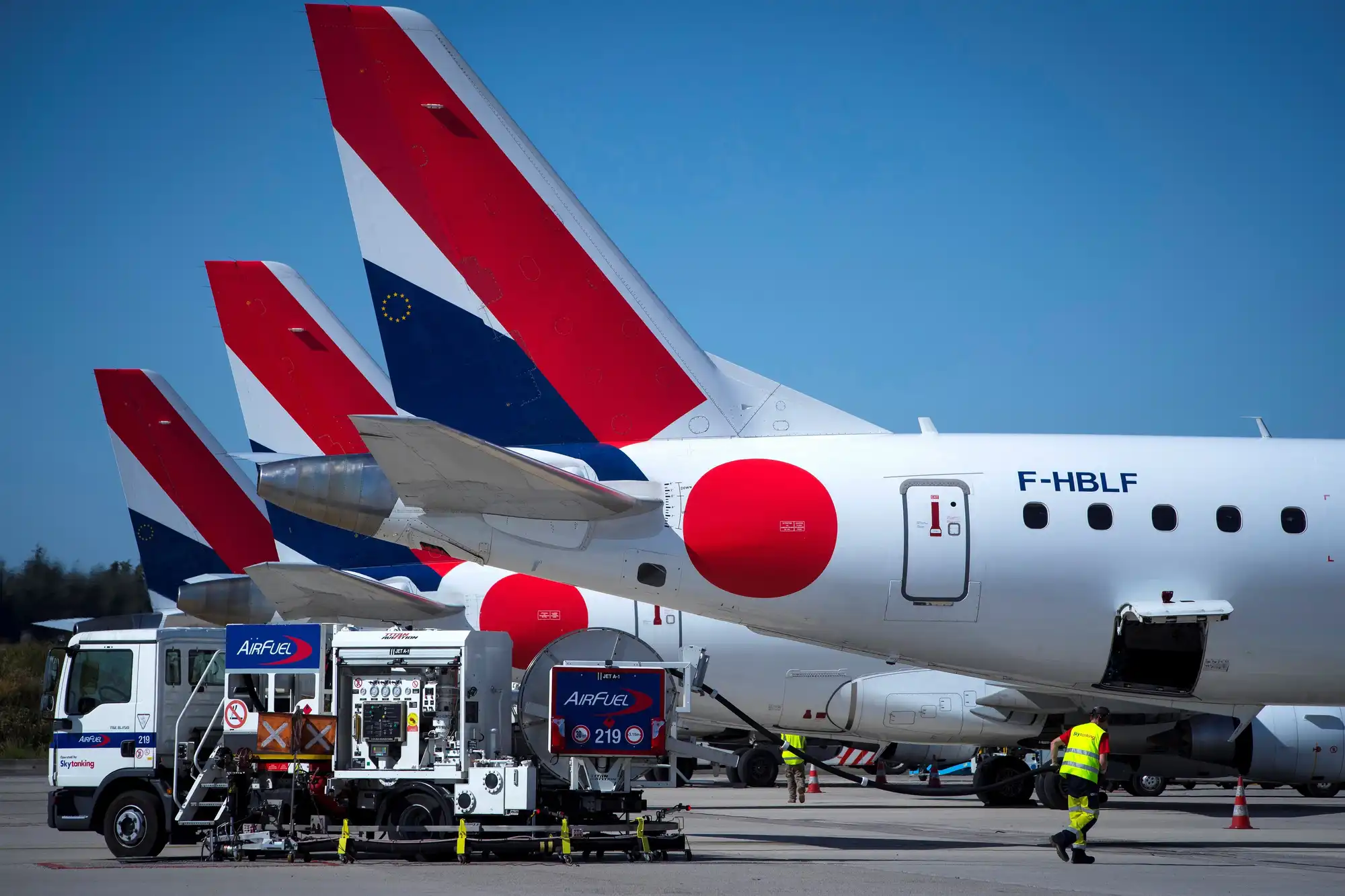 United launches $100 million green jet fuel fund