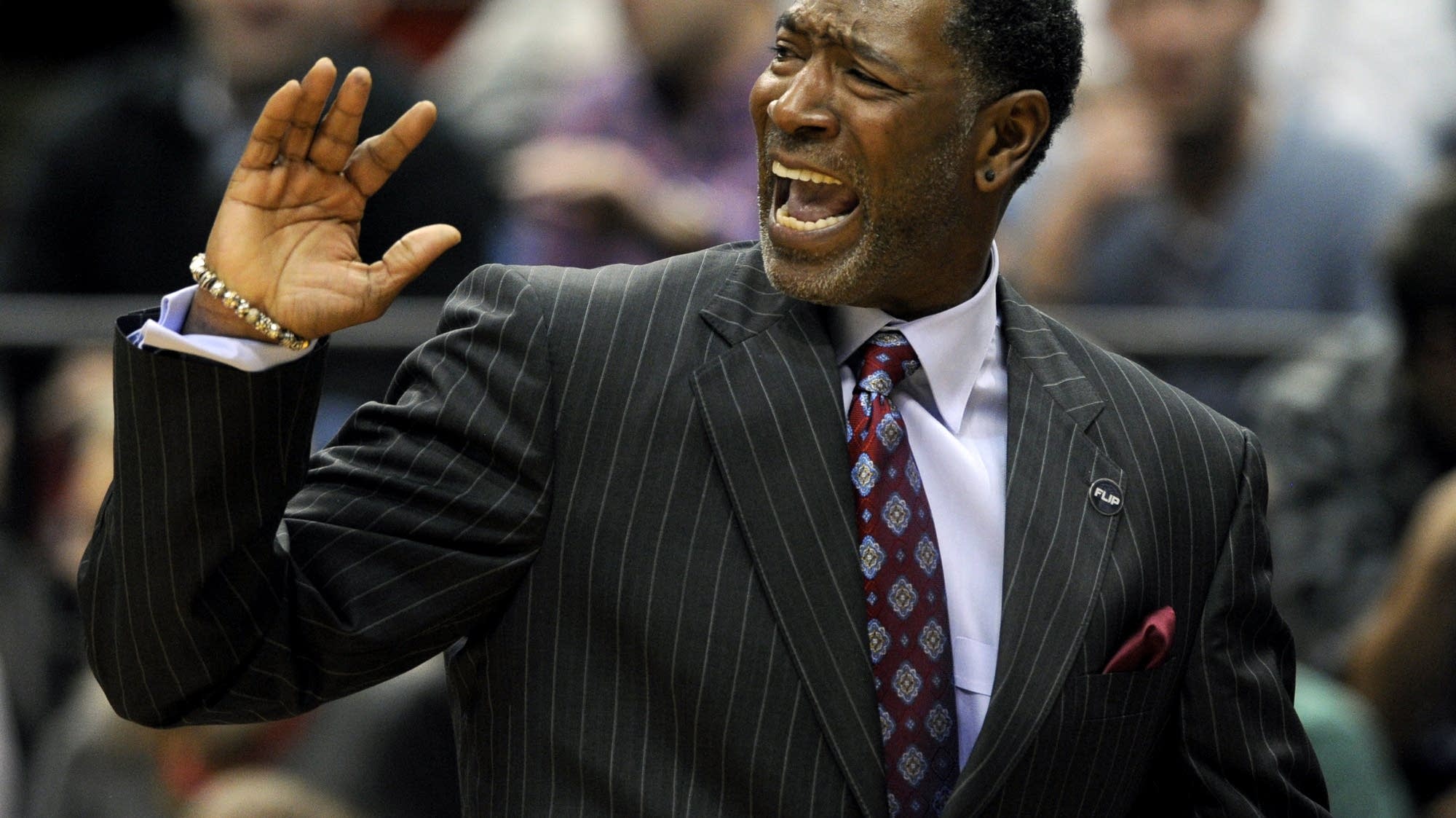 Timberwolves coach running low on patience with sportswriter | MPR News